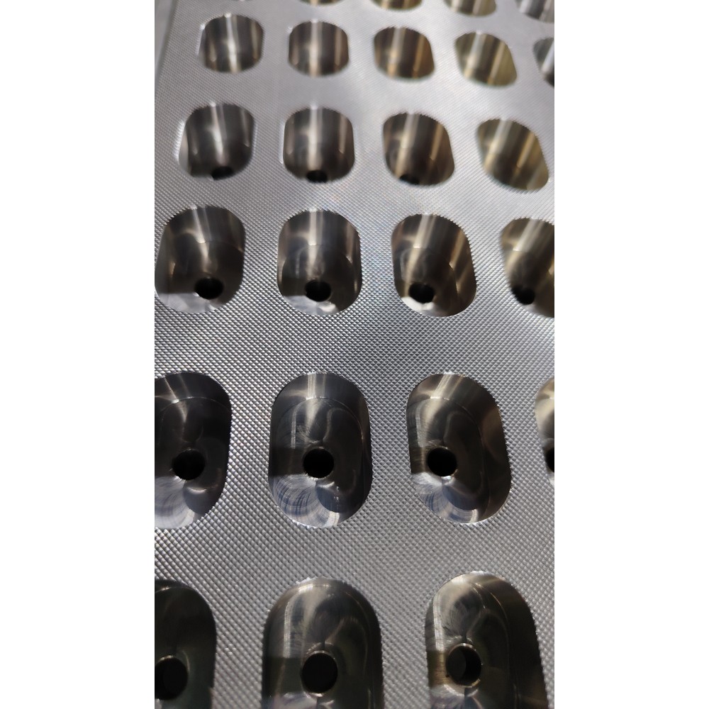 Knurling On Flate Plate - White Enterprise Ahmedabad